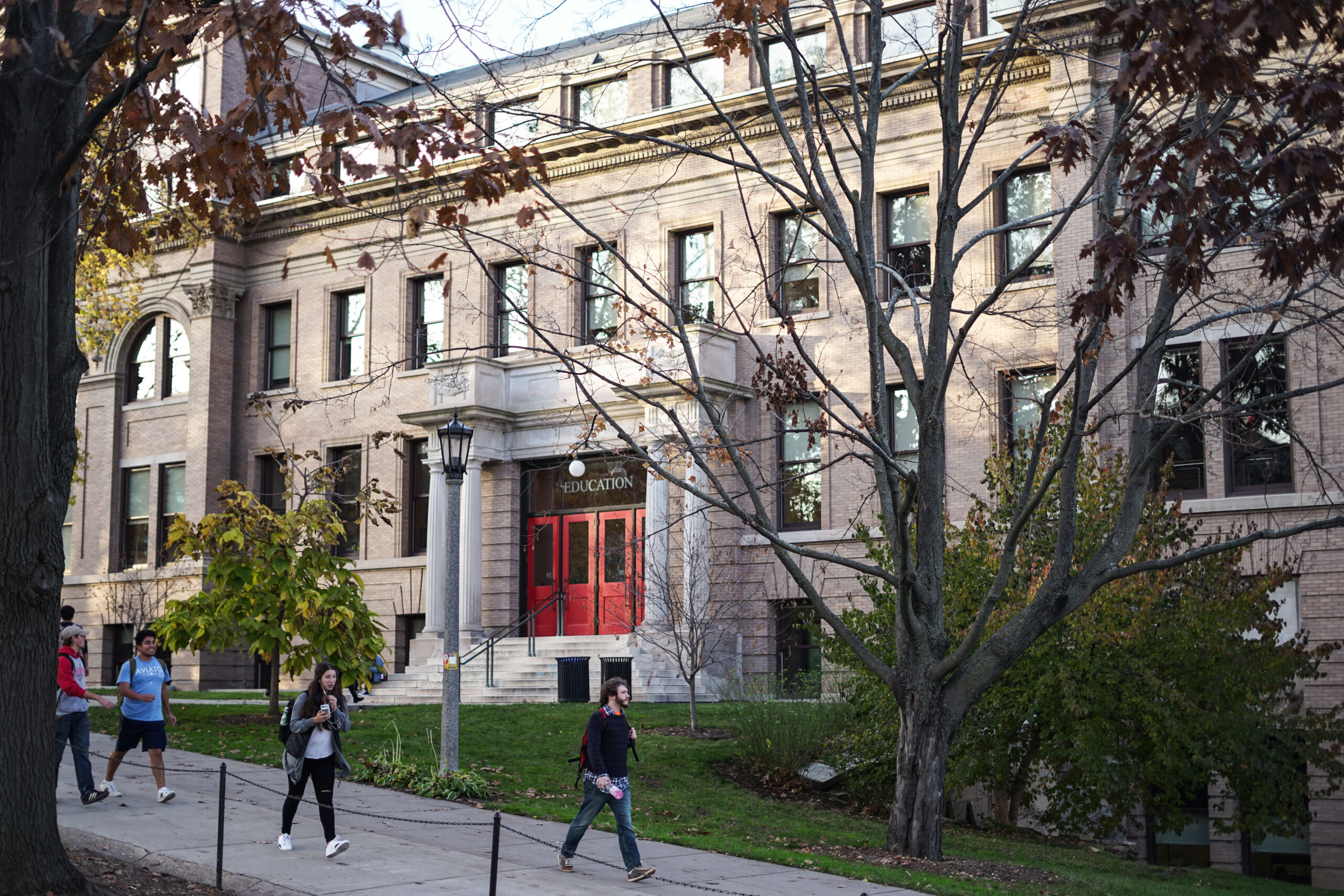 UW Glass Lab celebrates sixth decade of art education by Amber Nguyen ...